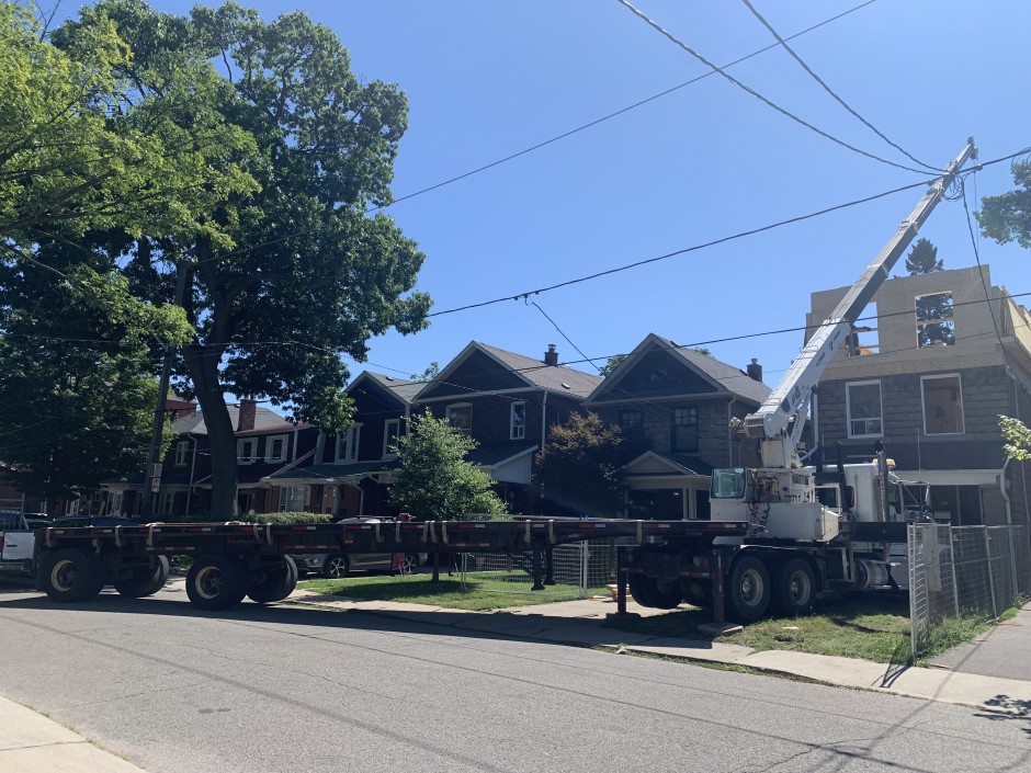 Live Haul & Hoist Services | Elevated Truck & Crane Services LTD.